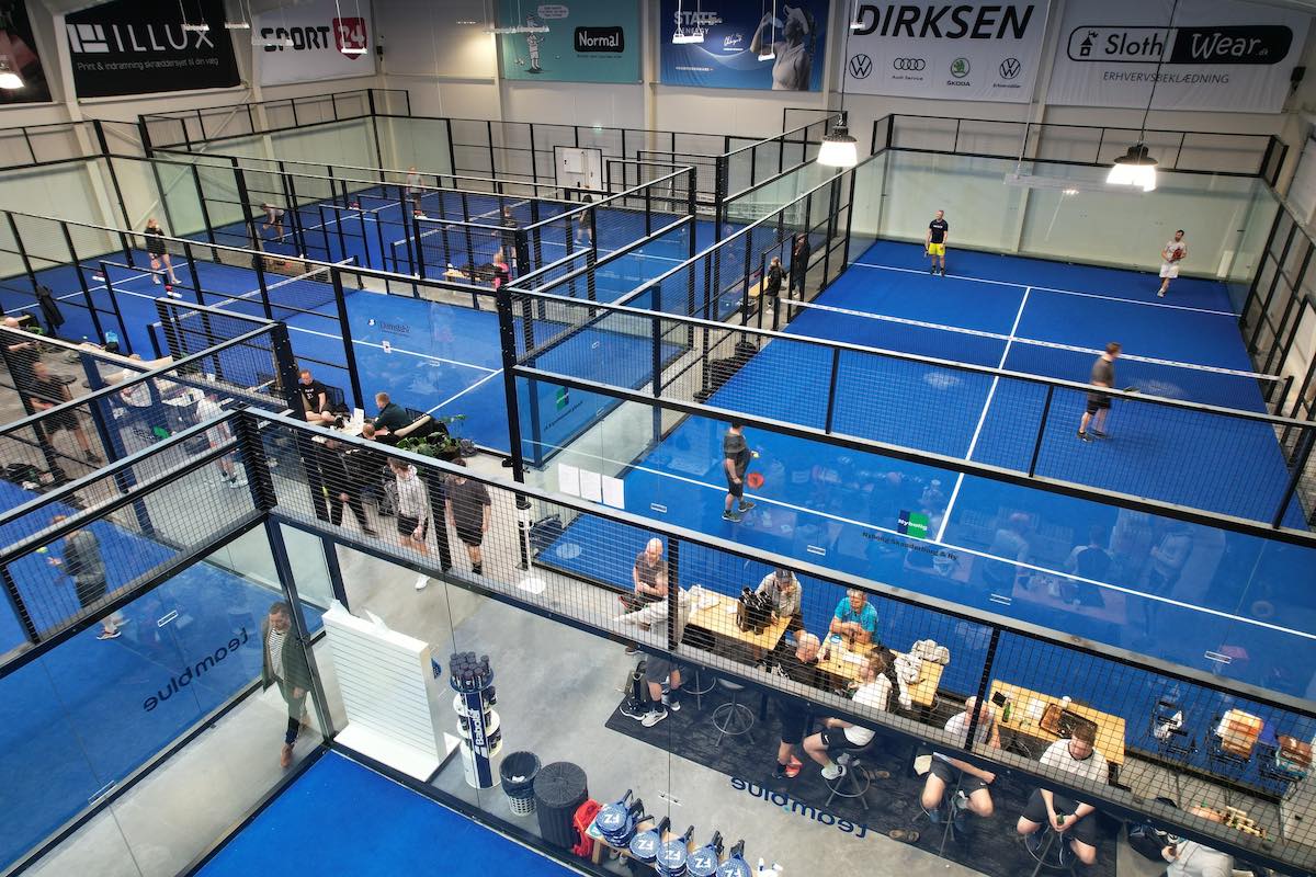 8660 Padel => Book bane og se centerets faciliteter her | Padel X3