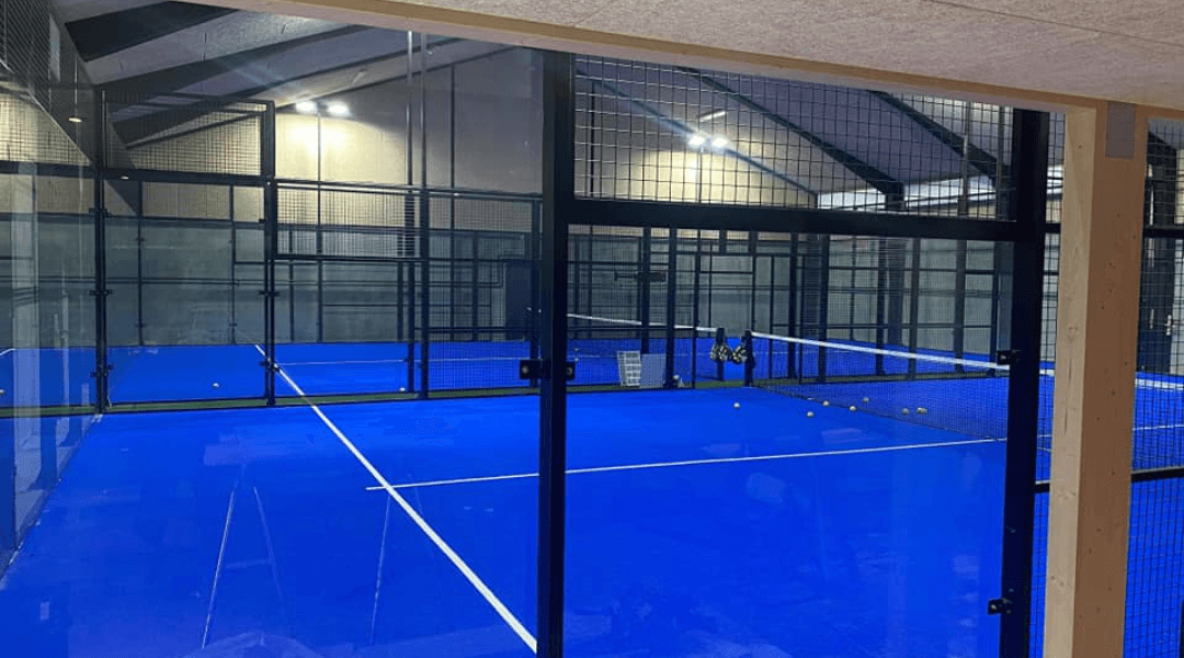 Padel Laden => Book bane og se centerets faciliteter her | Padel X3